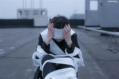 《缚》观念摄影阿尾巴欢 站酷zcool