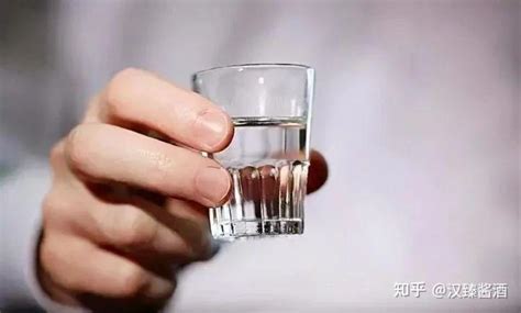 倒酒时对方敲桌子这是啥意思行家暗含3个用意要了解 知乎