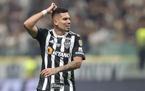 Galo x Flamengo Paulinho faz desabafo após perder o título e fala sobre condição física Não