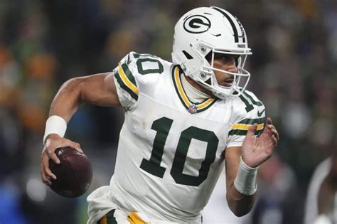 Jordan Love Throws For 2 Tds And Packers Beat Seahawks 30 13 967fm
