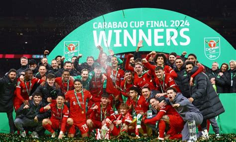 نادي ليفربول يتوج بكأس رابطة المحترفين استثمار
