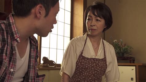 藍川京子田舎の母子性交 絶倫童貞息子を優しく包み込む五十路母 藍川京子 歳 人気AV女優観察日記 無料アダルト動画大全集