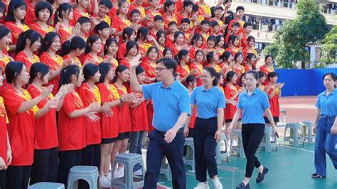 广西龚州中学宣传片第8页大山谷图库