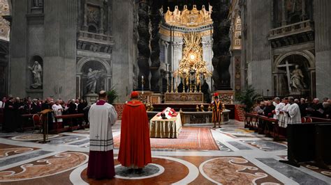 Mort De Benoît Xvi La Dépouille Du Pape émérite Exposée Aux Fidèles