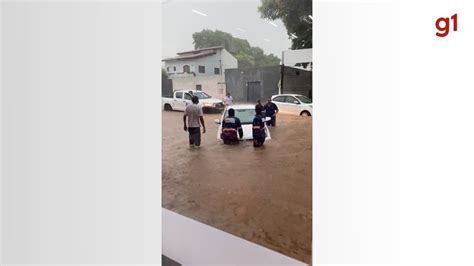 Chuvas alagam ruas de Corumbá Mato Grosso do Sul G1