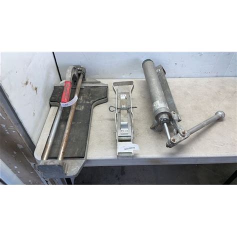 Drywall Mudding Gun Drywall Taper With Tile Cutter