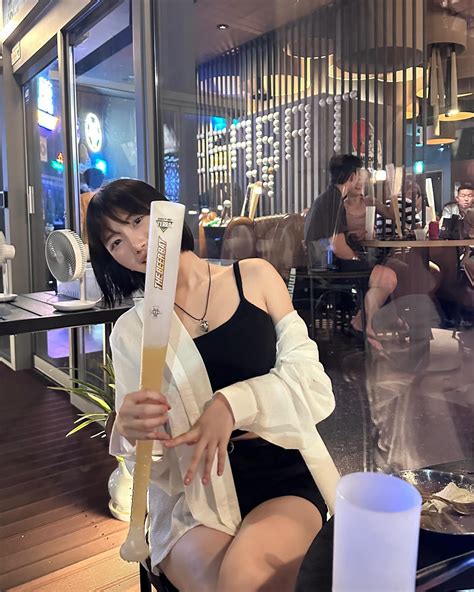 토요일🤓 훈제연어샐러드 불오뎅닭발 초코빙수 조개술탕 파인애플샤베트 얼큰콩나물국밥 황치즈아스크림 쿠앤크아스크림 소주 맥주 꺄하하