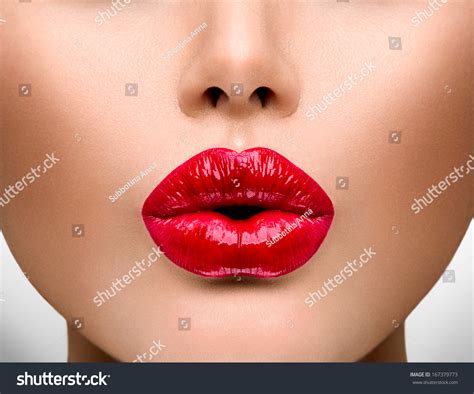 Hot Red Lips