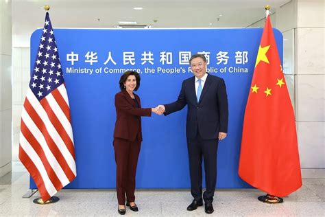 王文涛与美国商务部长雷蒙多举行会谈 北京时间