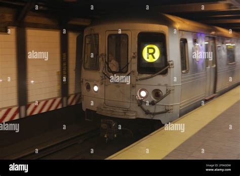 R Train Express Sofia The First