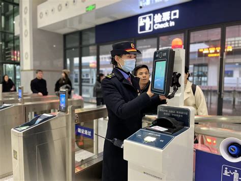 春运返程客流持续攀升，南昌铁路局单日发送旅客破百万人次中国政库澎湃新闻 The Paper