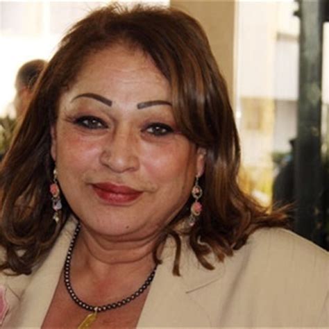 السفيرة منى عمر ورحلة نجاح لا تنتهي