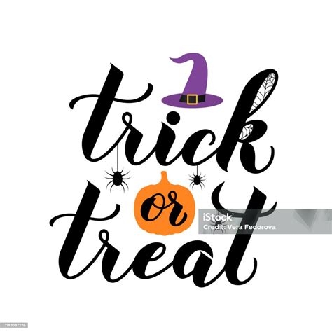 트릭 또는 호박과 거미와 할로윈 인용 서예 손 문자를 치료합니다 인사말 카드 배너 타이포그래피 포스터 파티 초대장 티셔츠 등을