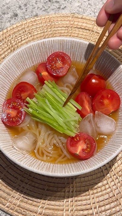 모리오카냉면 키트로 만든 토마토냉라멘 🍅🤍 Youtube
