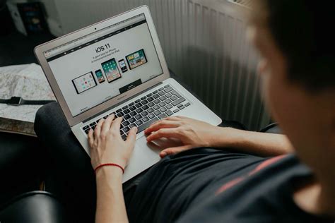 How To Use A Laptop On Your Lap Safety Tips To Know Pigtou