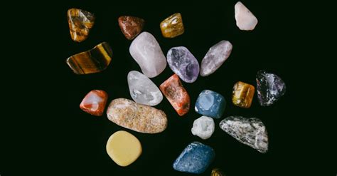 คลังภาพถ่ายฟรีของ การก่อตัวของแร่ การจัดเรียงอัญมณี การจัดแสดงอัญมณี การระบุแร่ธาตุ คมชัดของ