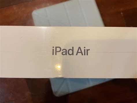 Ipad Air 5 สี Space Gray 64 Gb Wifi Cellular ของใหม่ ยังไม่แกะซีล ยัง