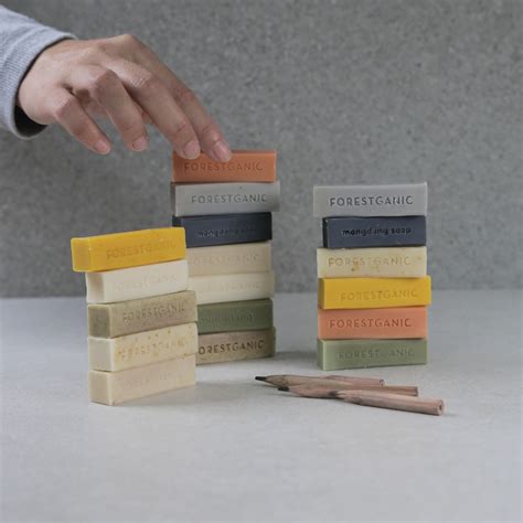 포레스트가닉ㅣ무해로운숲속라이프ㅣ노바디버든 몽당 연필처럼 작은 비누 몽당솝 작아서 더 특별한 미니클렌저 몽당 비누 작게라도 시작이 중요해요 작은 물방울들이 모여 큰