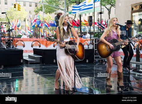 Country Music Duo Maddie And Tae Members Tae Dye Left And Maddie Marlow