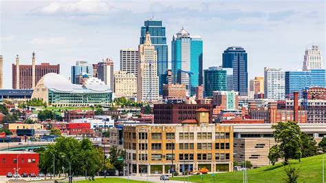 20 Kansas City Landmarks To Visit