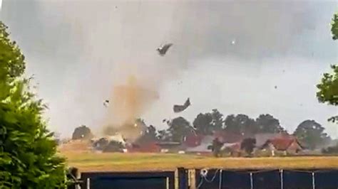 Unwetter In Deutschland Tornado Warnung Hier Drohen Gewitter