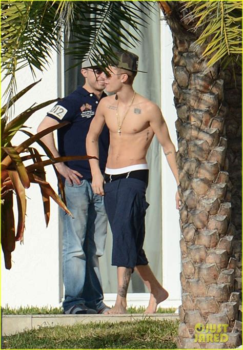 Full Sized Photo Of Justin Bieber Shirtless Underwear Clad In Miami 24