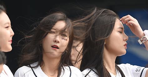 Md포토 치어리더 김다정 봄바람 너무 차가워
