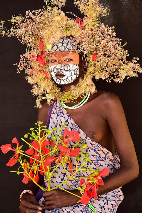 Interview Intimate Portraits Capture The Beauty Of Ethiopias Suri