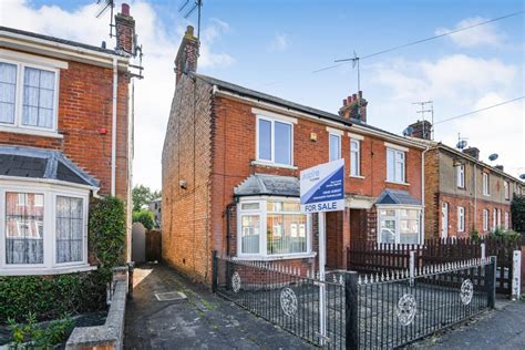 Burcroft Road Wisbech Cambs Pe13 1pw 3 Bed Semi Detached House £