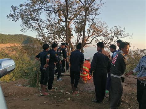 Dvb ရှမ်းပြည်နယ် ရွာငံတွင် ဘုရားဖူးကား ချောက်ထဲထိုးကျ အနည်းဆုံး ၁၅