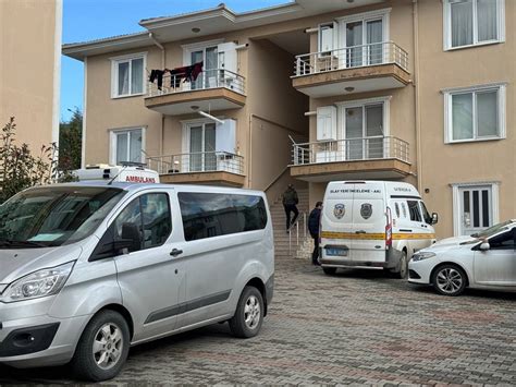 Polis Memuru Cinnet Geçirdi Kızını Eşini Ve Annesini Vurup Intihar