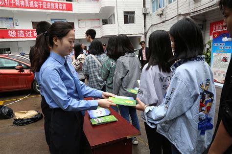 达州市检察院联合区院开展“法治进校园·扫黑除恶”专项巡讲活动