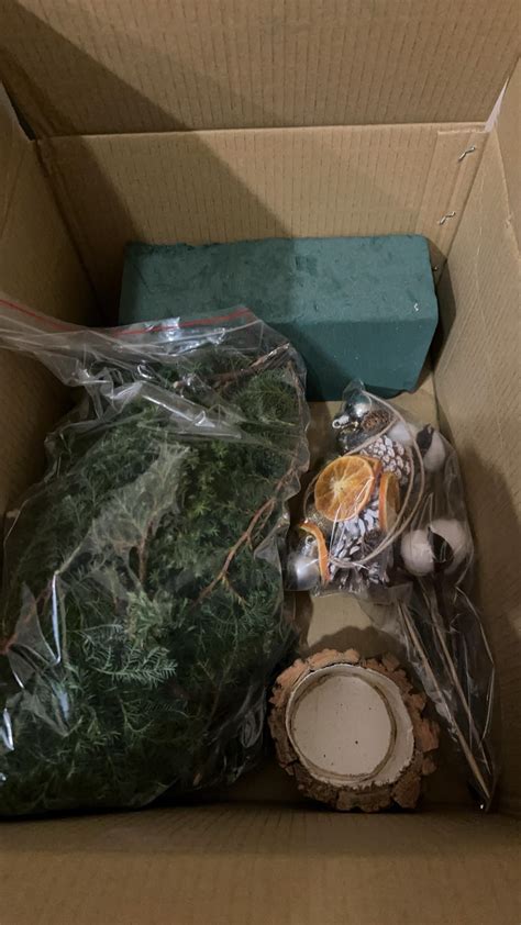 沒想到脆的演算法讓我滑到這間花店被炎上 買了一組材料寄來什麼防護防撞都沒有 材料被撞爛 東西短缺沒事先告知 品質也很差 私訊賣家說賣了200組