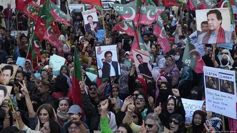 Pakistan Why Banning Imran Khan S Party Could Backfire DW
