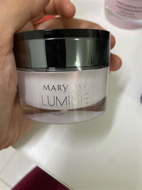 Moisturiser lumivie, Beauty & Personal Care, Face, Face Care on Carousell