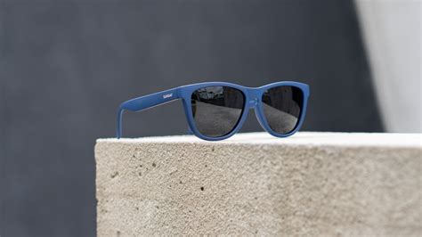 Sunday Shades Giant Stride Classic Polarised Sunglasses With 100 Uv