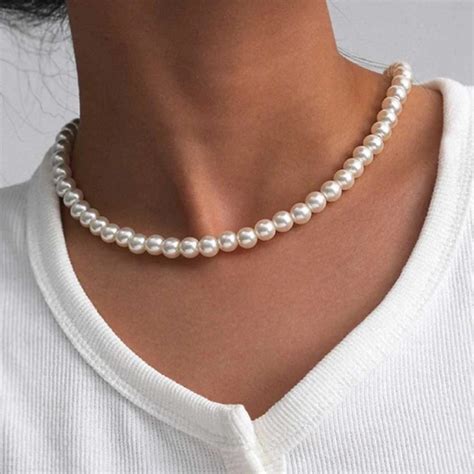 What Does It Mean When A Woman Wears Pearls A Fashion Blog
