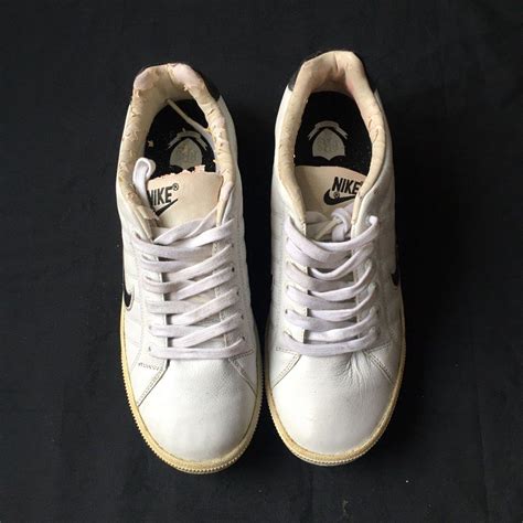 Nike Vintage Court Tradition, Fesyen Pria, Sepatu , Sneakers di Carousell