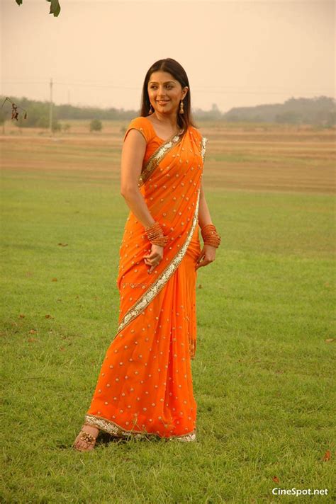 Film Actress Photos Bhumika Chawla Cute Pics In Saree