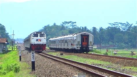 10 MOMEN KERETA API NGEBUT SALING BERPAPASAN EDISI RAMADAN 1444 H YouTube