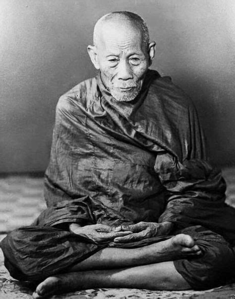 หลวงปู่เอี่ยม วัดหนัง Go Thru Drive Buddha Image