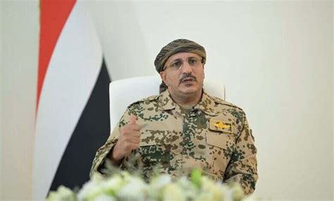 العميد طارق صالح يغادر الوطن لإجراء عملية جراحية