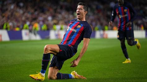 Ucl Lewandowski Scores First Hat Trick For Barcelona