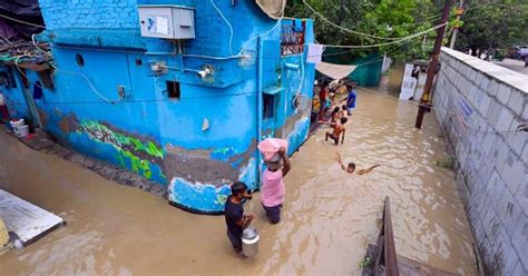 Extreme Flood Alert In Delhi As Yamuna Breaches 20846m Mark