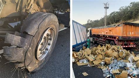 上班塞！國3通霄段聯結車爆胎側翻 飲料、礦泉水炸全線 Yahoo奇摩汽車機車