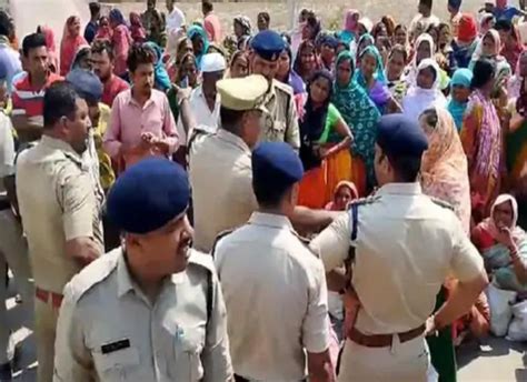 मजदूर की मौत पर भड़का गुस्सा 🛑 दुर्ग में परिजनों के साथ ग्रामीणों ने