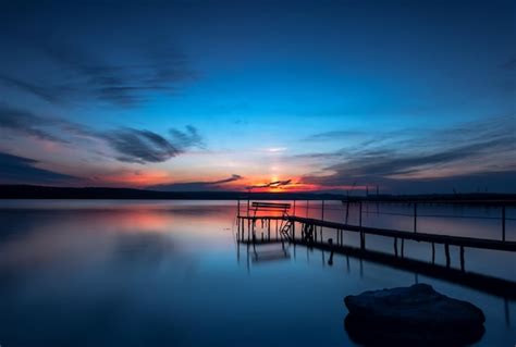 Premium Photo Blue Hour Stunning Long Exposure Sunset On The Lake