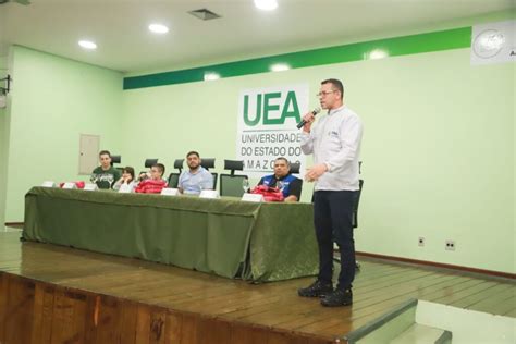 Informe Manaus Governo Do Amazonas Entrega Certificados às Alunas Do
