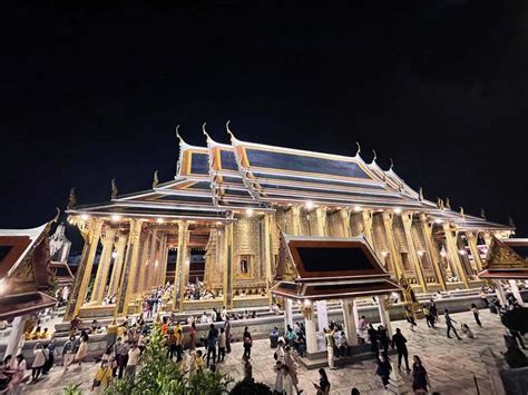 [photo Diary] ยามค่ำคืนที่วัดพระศรีรัตนศาสดาราม ไหวพระพระพุทธมหามณีรัตนปฏิมากร หรือ พระแก้วมรกต