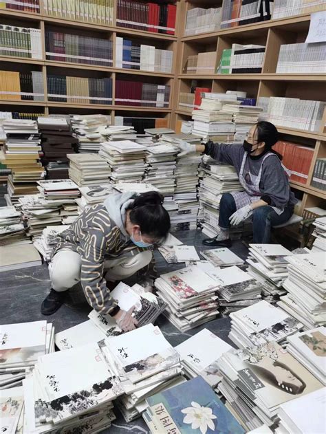 三号图书馆开展图书上架工作 河北美术学院图书馆